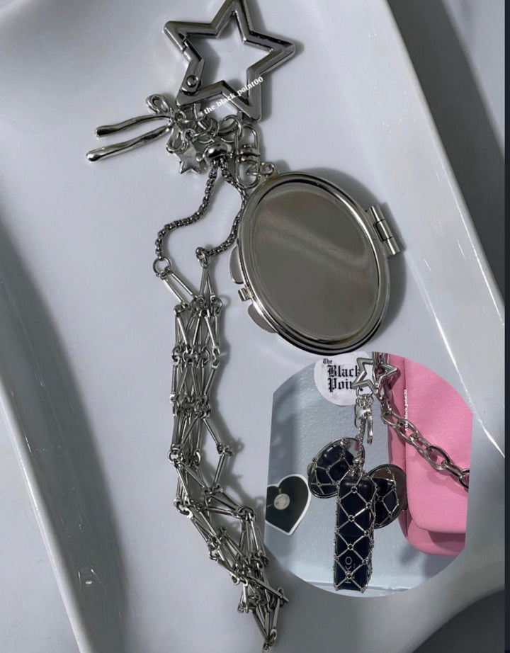 Keychain / Bag charms – The black point
